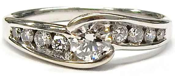 Bill Le Boeuf Jewellers - Barrie, Ontario - rings $1000 and under