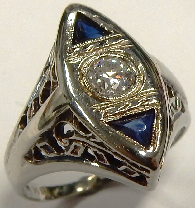 Bill Le Boeuf Jewellers - Barrie, Ontario - rings $1000 and under