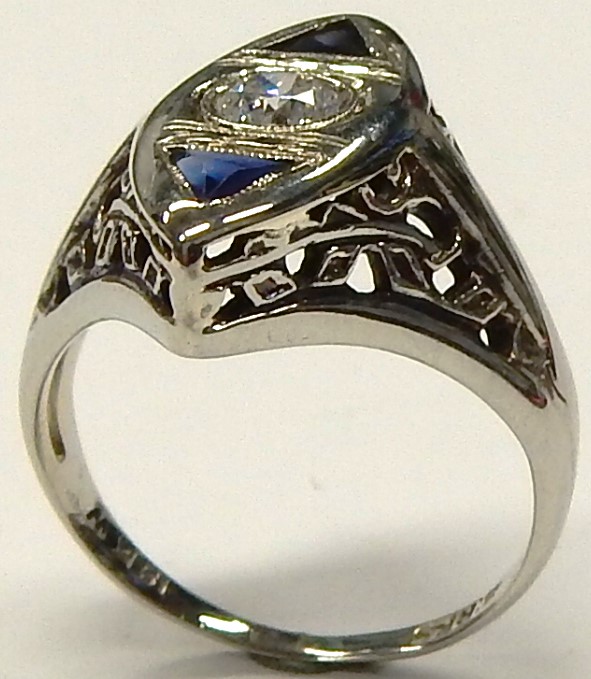 Bill Le Boeuf Jewellers - Barrie, Ontario - rings $1000 and under